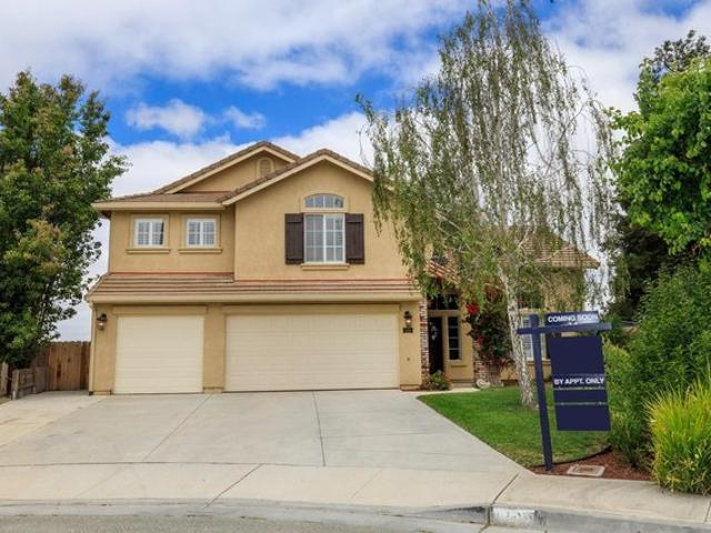 1100 Mulberry Ct, Hollister, CA 95023