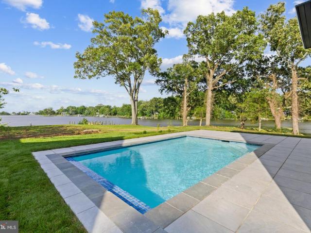 1100 Magothy Circle
