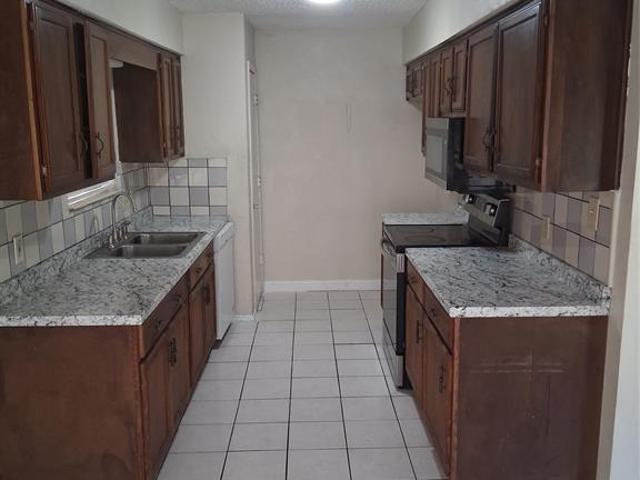 1100 Mapleview Drive