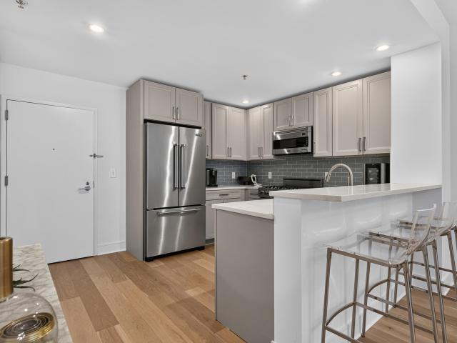 1100 Maxwell Lane # 405