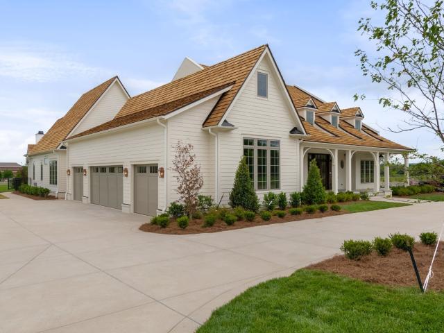 1100 McCall Ct