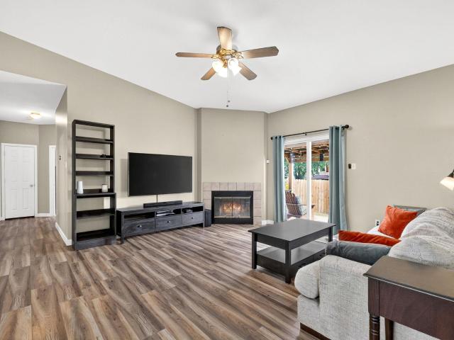 1100 Mira Loma Ln
