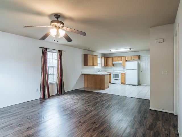 1100 NW Lincoln 8