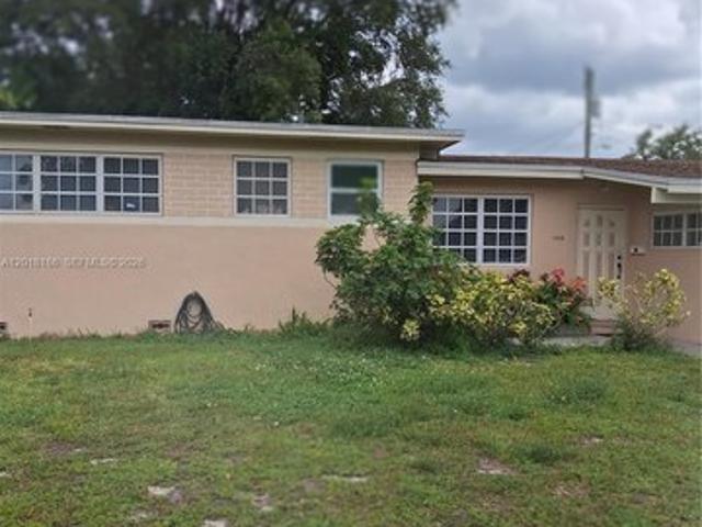 1100 NE 160th Ter, North Miami Beach, FL 33162
