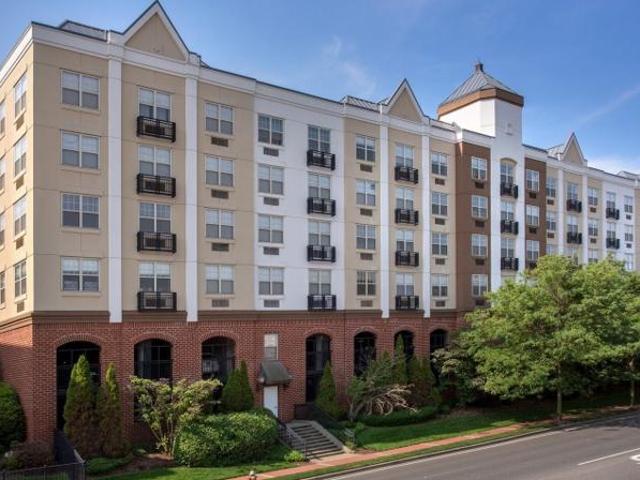 1100 Avalon St #1102, Glen Cove, NY 11542