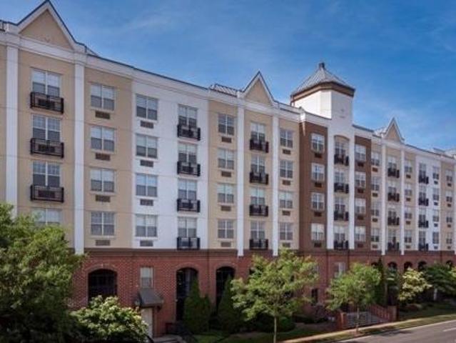 1100 Avalon St #1338, Glen Cove, NY 11542