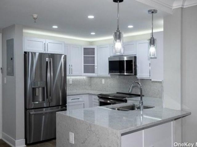1100 Avalon St 1437, Glen Cove, NY