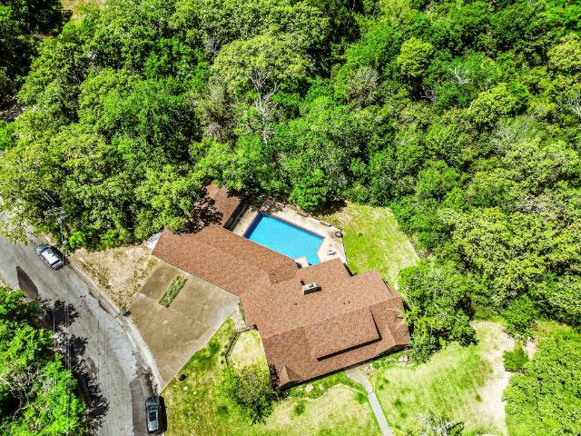 1100 Broadmoor Drive