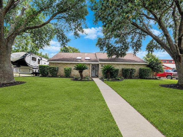 1100 Cactus St, Baytown, TX 77521