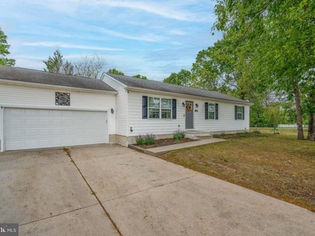 1100 Charles St, Vineland, NJ 08360