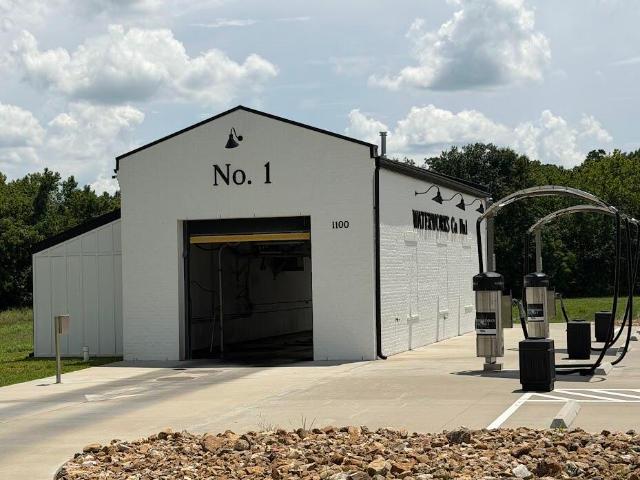 1100 E Broadway