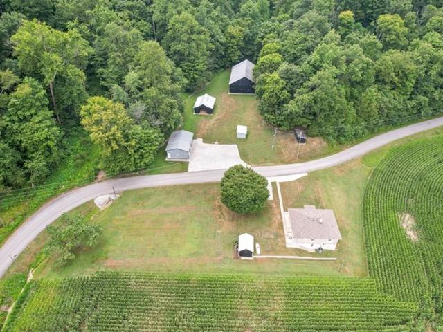 1100 E Delaney Millport Rd, Vallonia, IN 47281