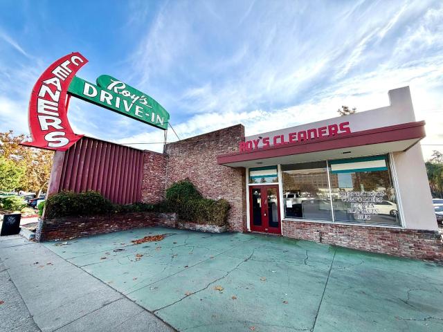 1100 El Camino Real