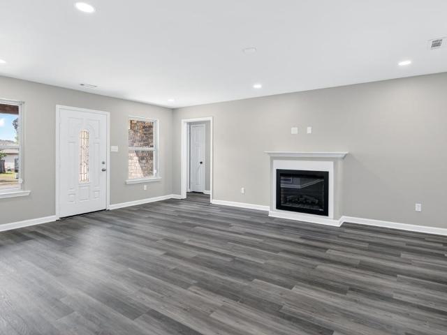 1100 Fox Chase