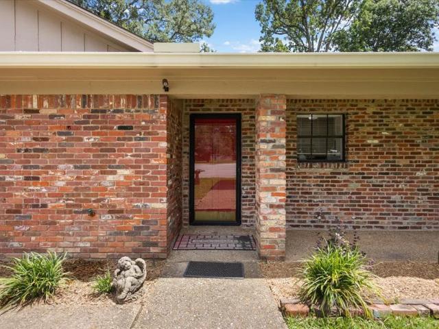 1100 Foxglove Lane