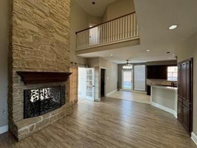 1100 Hunters Creek Drive