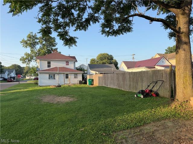 1100 Lakeview Drive