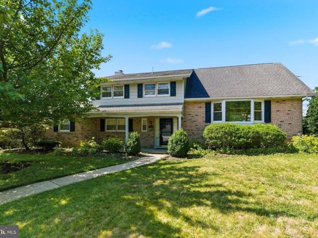 1100 Lilac Ln, Reading, PA 19609