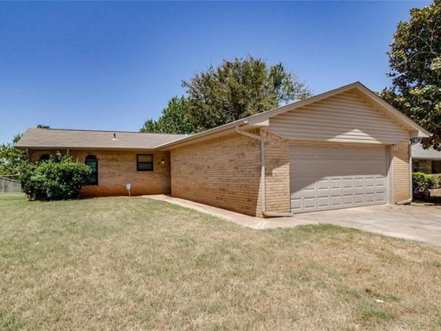 1100 Ridgeway Dr, Yukon, OK 73099