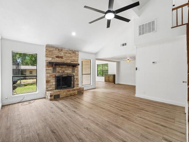 1100 Riverbend Dr