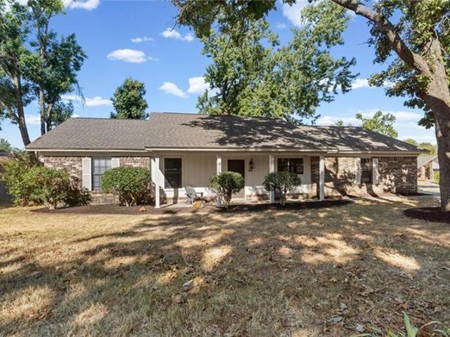 1100 S 27th St, Rogers, AR 72758