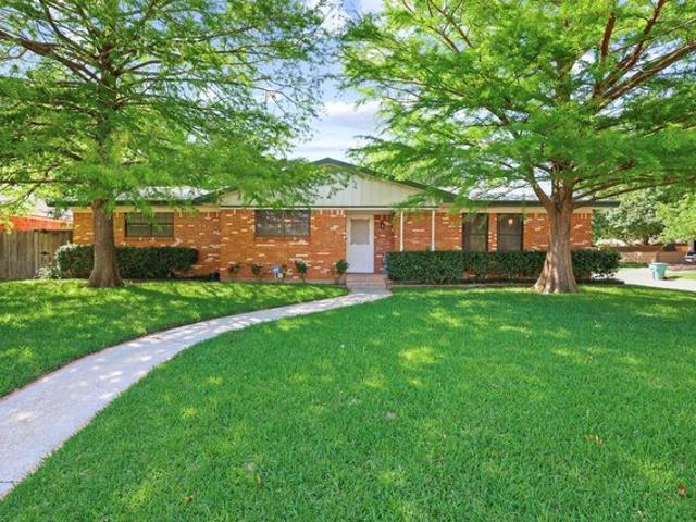 1100 S Idlewild Dr, Sherman, TX 75090