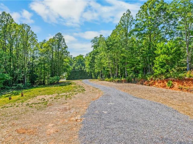 1100 Sandy Lane
