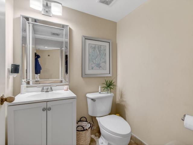1100 Scotia Dr, Unit 104, Hypoluxo, FL 33462 | MLS #R11150