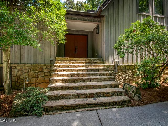 1100 Shadyland Drive
