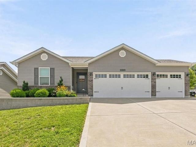 1100 Slapshot Dr, Foristell, MO 63348