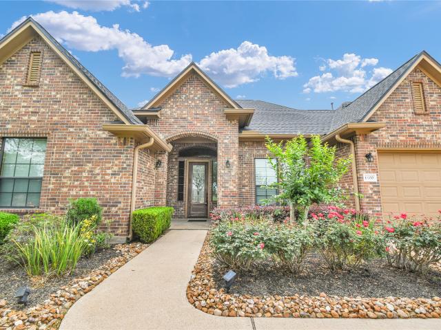 1100 Southern Oaks Dr, Angleton, TX 77515 | MLS #31271 | Compass