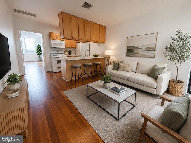 1100 Vine St Apt 1209, Philadelphia, PA 19107