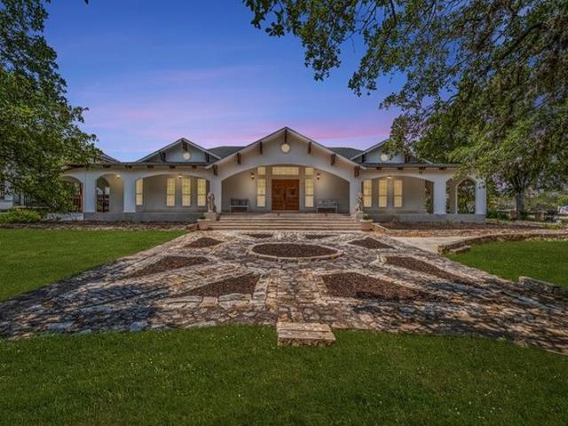1100 W Highway 39, Ingram, TX 78025