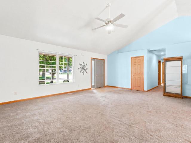 1100 Warana Drive