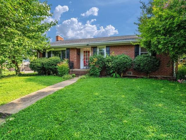 1100 Wateree St, Kingsport, TN 37660
