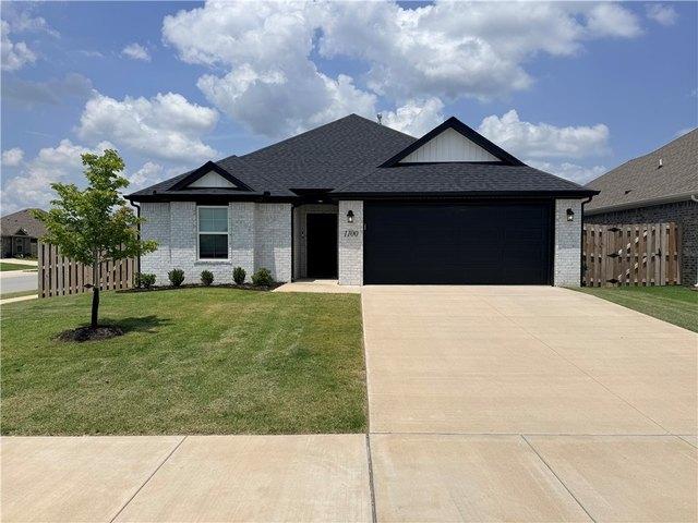 1100 Winifred Ave, Lowell, AR 72745
