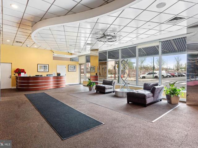 1100 00 Vine Street # 1402