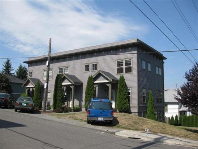 $1100 / 3br 1.5 Bath Townhouse Apt available now Central Bellingham map