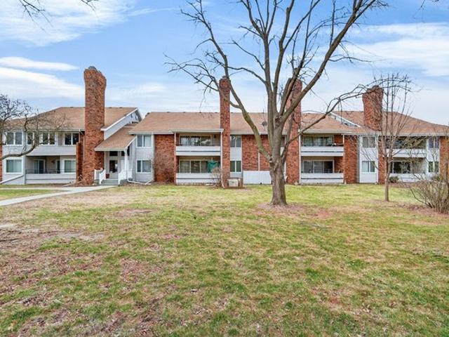 1100 50th St Unit 1202, West Des Moines, IA 50266