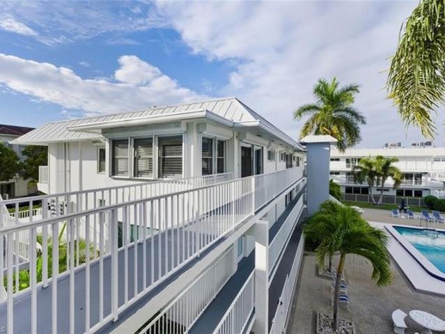 1100 8th Ave S Apt 309C, Naples, FL 34102