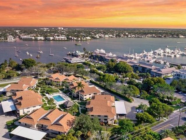 1100 9th St S Apt D201, Naples, FL 34102
