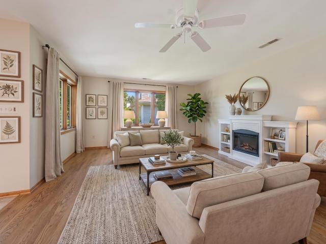 11014 Mequon Square Dr