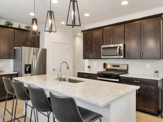11014 S Rila Dr, Vail, AZ 85641