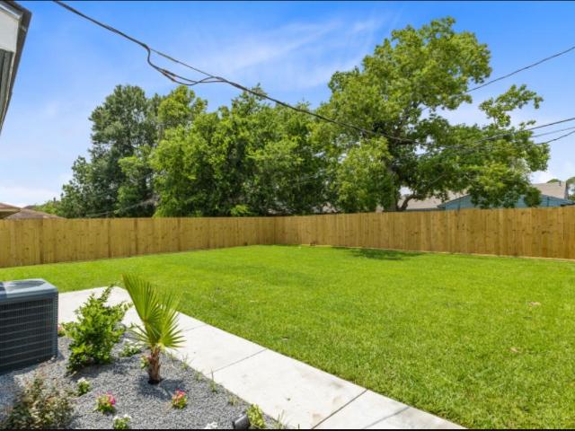 11014 Segrest Dr, Houston, TX 77047 | Compass
