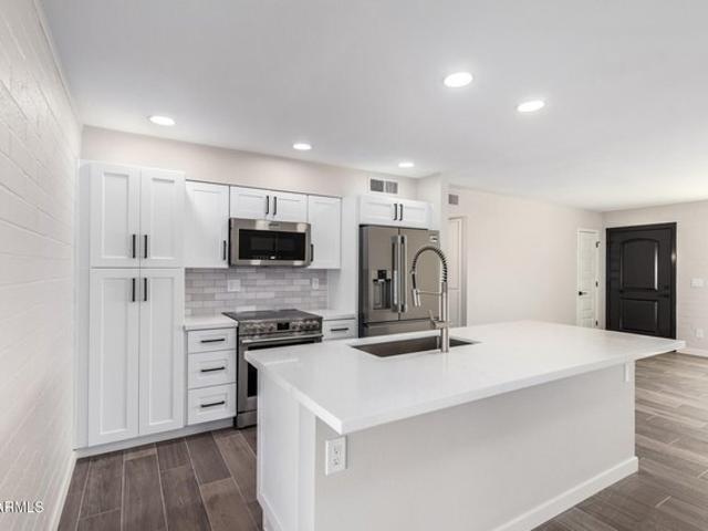11016 W Sun City Blvd, Sun City, AZ 85351