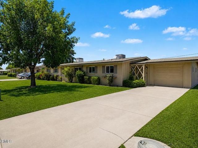 11016 N Coggins Dr, Sun City, AZ 85351