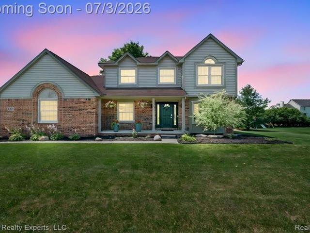 11016 Pembrooke Cir, Green Oak Township, MI 48178