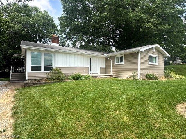 11018 N MT Eaton Rd, Marshallville, OH 44645