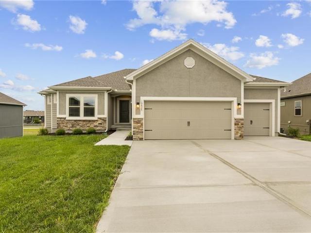11018 N Bristol Ave, Kansas City, MO 64156 | MLS #2534 | Compass