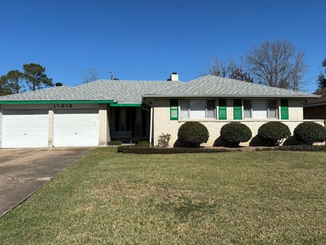 11018 Sharpview Dr, Houston, TX 77072